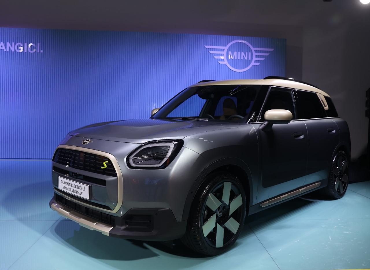 MINI Ailesi Yenilendi: İşte Yeni Elektrikli MINI Cooper