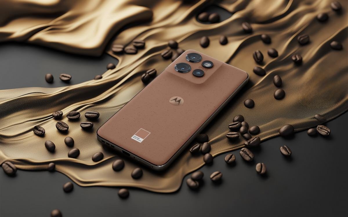 Üç Motorola Modeli 2025'in Rengi Mocha Mousse ile Yenilendi