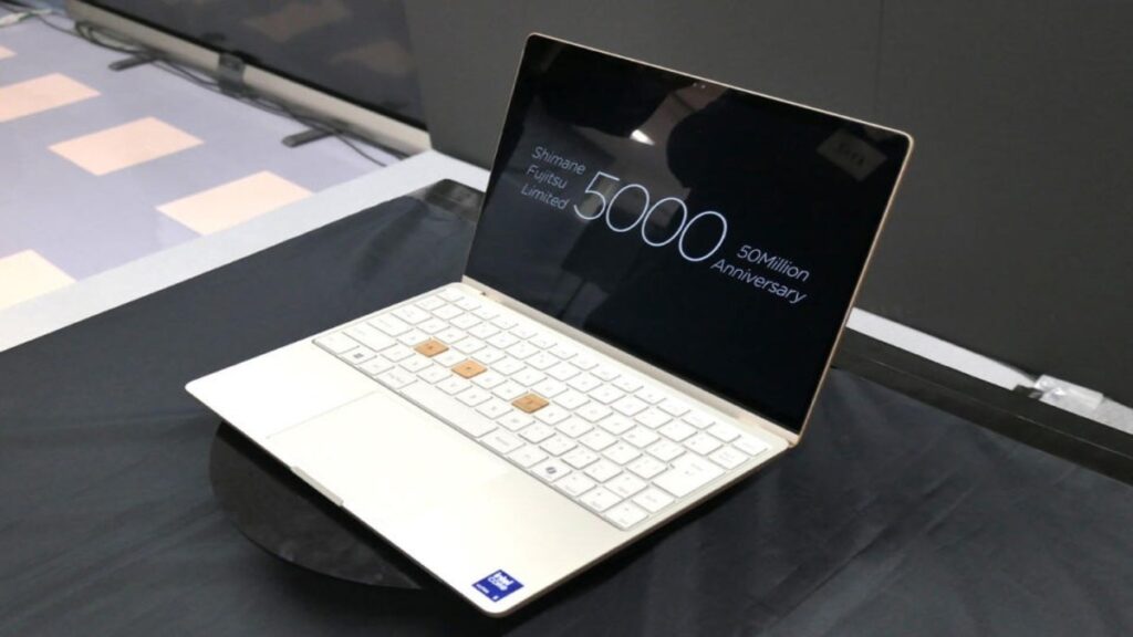 Fujitsu 50 Milyonuncu Laptop İçin Özel Kumiko Tasarımını Sundu ...